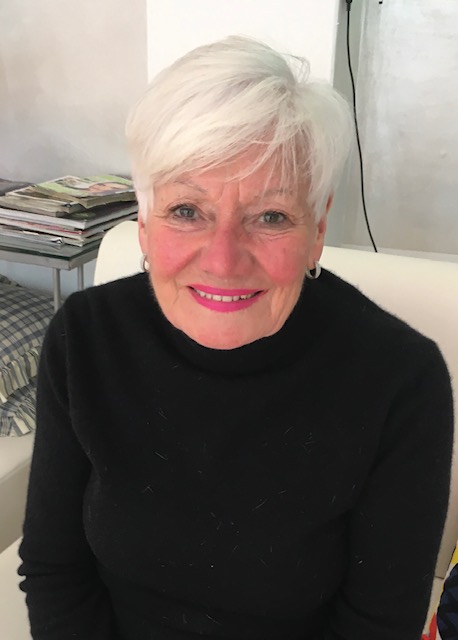 THE FRIDAY INTERVIEW – Sandra Davies Talks Shop – Underlines Magazine