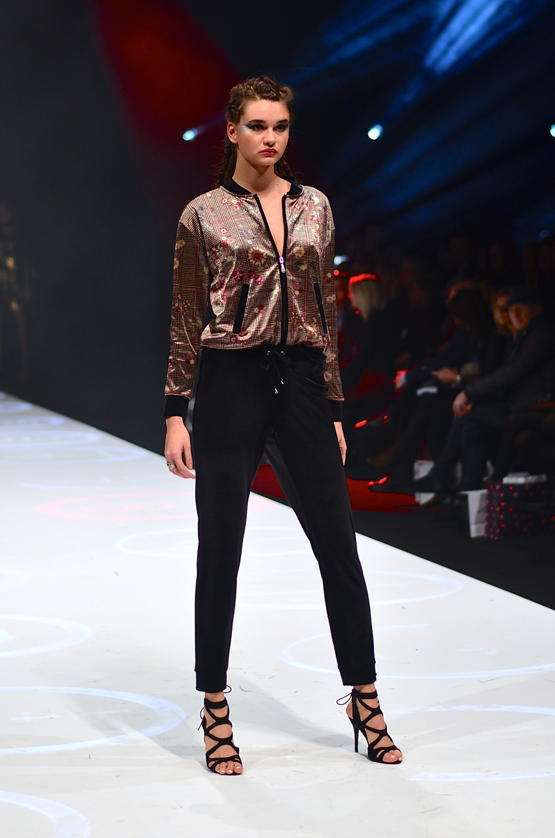 Salon International de la Lingerie Catwalk Gallery – Nightlights ...