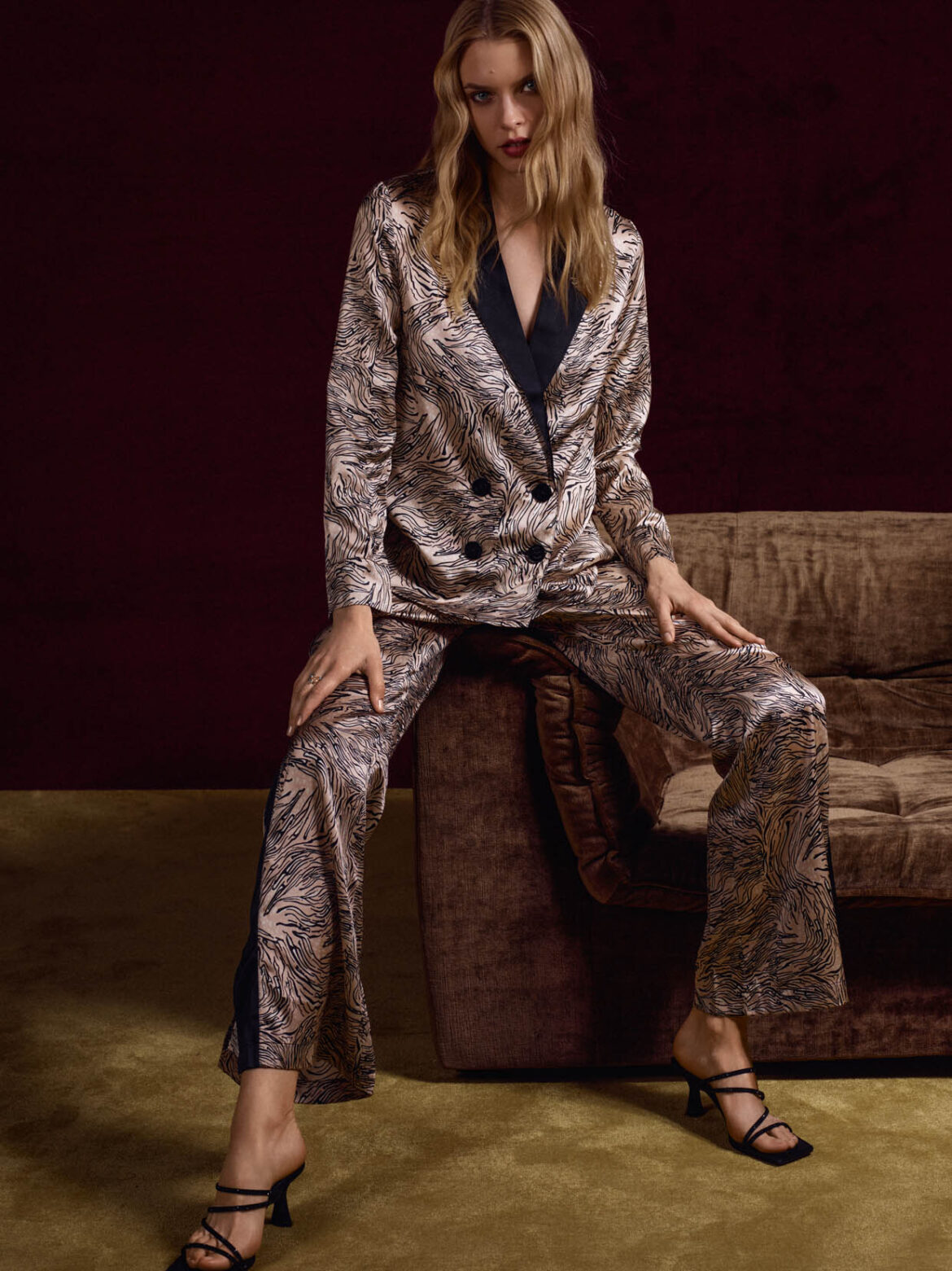 Aubade – Power Dressing Revival! – Underlines Magazine